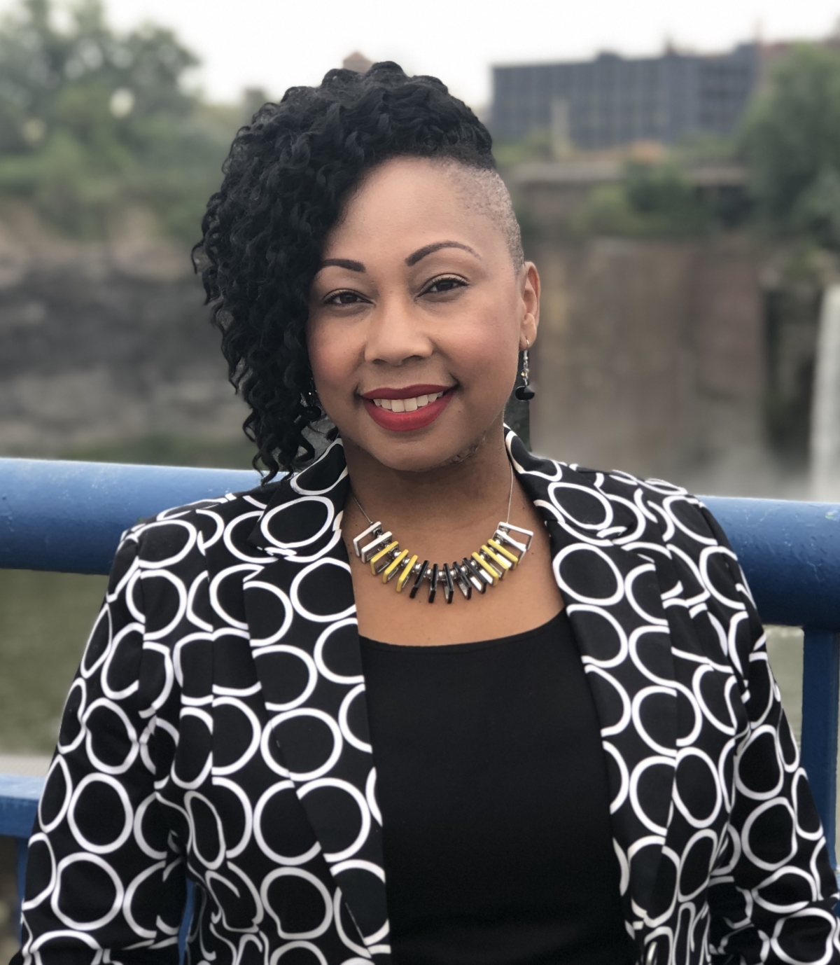 LaShunda Leslie-Smith – Tea Leaf Touring